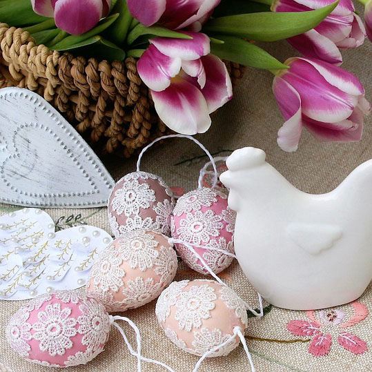 Echte ausgeblasene Eier als Hälften mit Zeitungspapier - Bastelonlineshop24